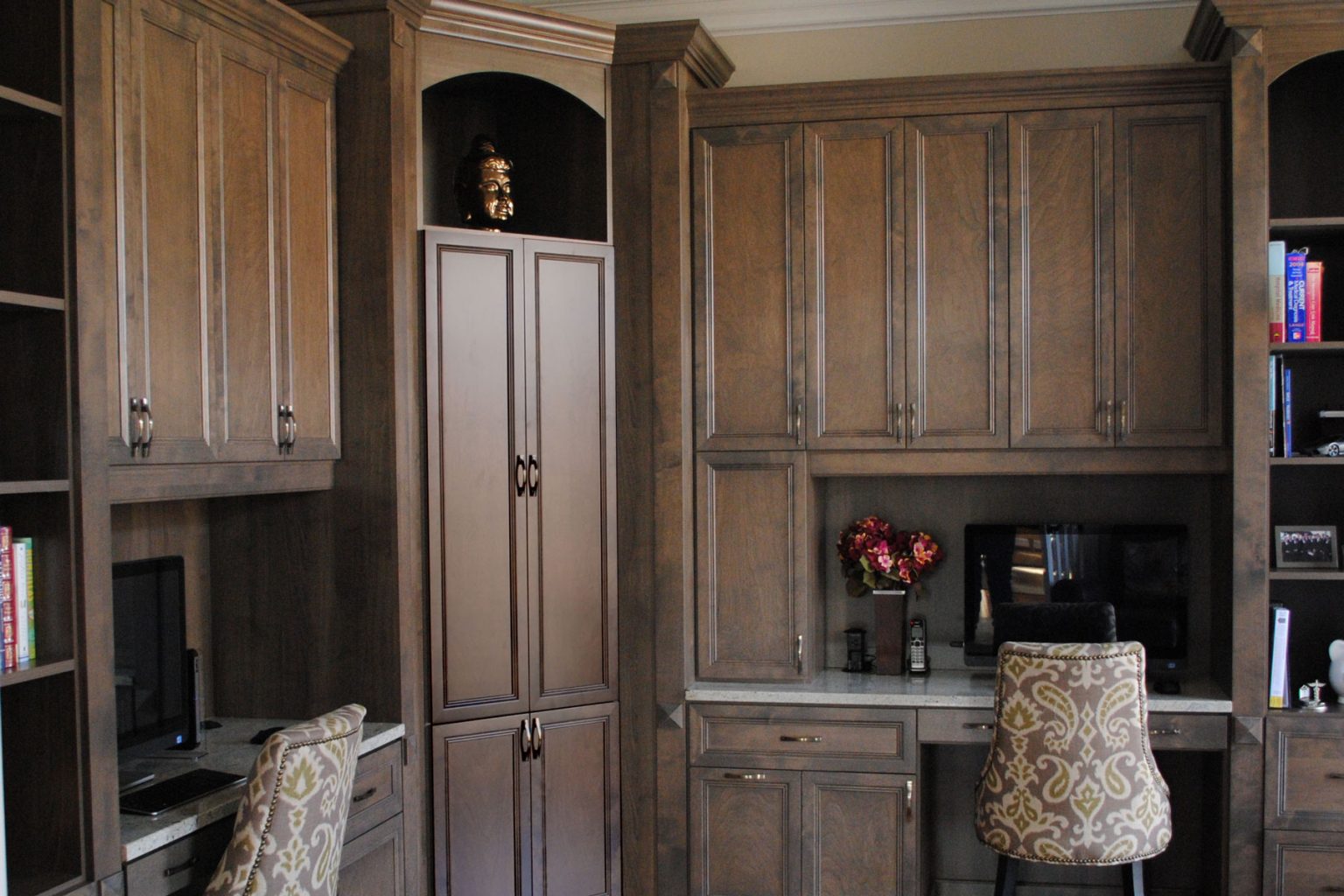 Custom Home Offices | Office Built-in Design | Closet Factory